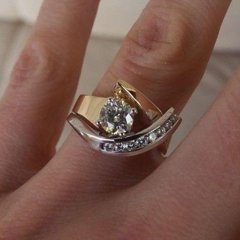 Irregular vintage ring in gold and silver with zirconium – 5thAvenueJewelry